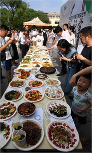 Insect banquet sees university graduates off - Global Times