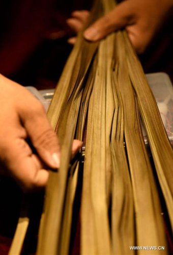 Straw handicraftsman combines traditional techniques with innovation ...