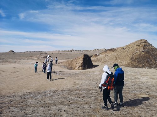 Chinese students aspire to explore universe at Mars camp in Qinghai ...