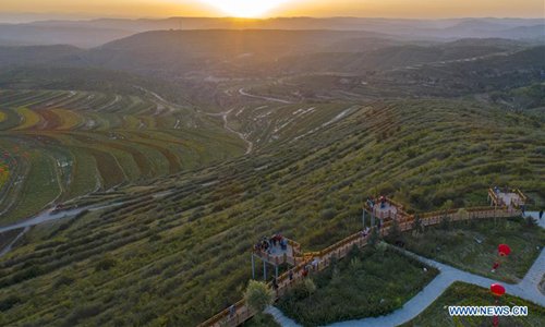 Scenery of terraced field in Pengyang County, China's Ningxia - Global ...