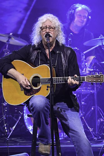 Folk mainstay Arlo Guthrie reflects on ‘transformative’ Woodstock ...