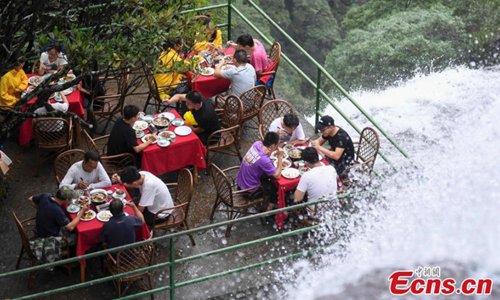 New restaurant beside waterfall opens in Zhejiang - Global Times