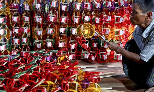 Local handmade lantern market getting popular ahead of Myanmar's ...