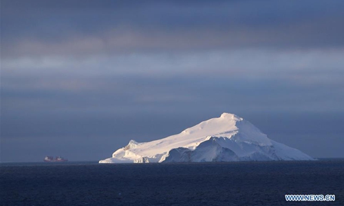China's polar icebreaker enters floating ice area during 36th Antarctic ...