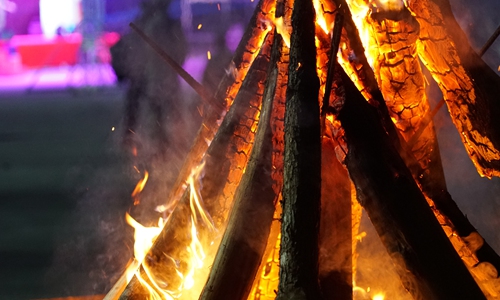 Video: Bonfire night at the Southern Theater Command in Guilin - Global ...