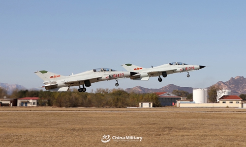 JL-9 fighter trainer jets fly in formation - Global Times