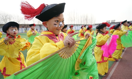 Yangge dance introduced to primary school in Luanzhou City, N China's ...
