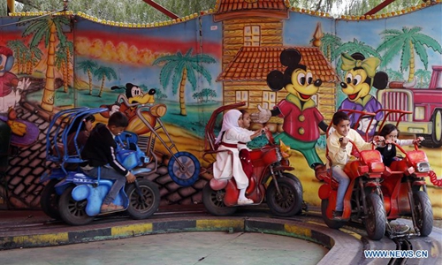 Open day held for war-affected children at amusement park in Sanaa ...