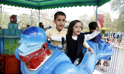 Open day held for war-affected children at amusement park in Sanaa ...