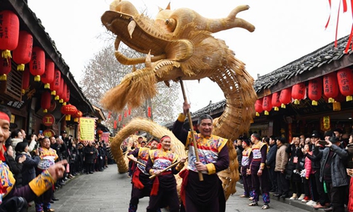 Dragon and lion dance celebrates upcoming Spring Festival in Nanchong ...