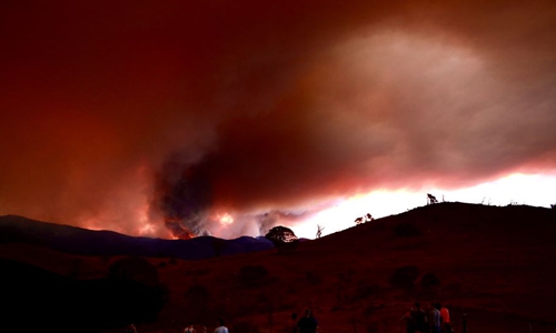 Bushfire poses "most serious" fire threat since 2003 to Australian ...