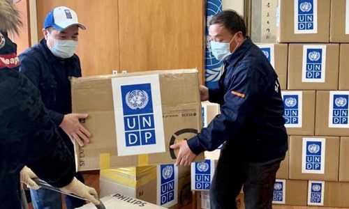 "You are not alone" -- countries worldwide offer support, aid to China ...
