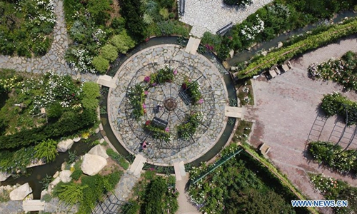 People enjoy Labor Day holiday in China - Global Times