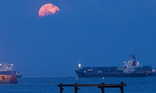Full moon seen in sky over Singapore, Greece - Global Times