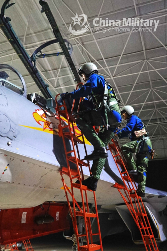 Fighter jet receives power-on inspections - Global Times