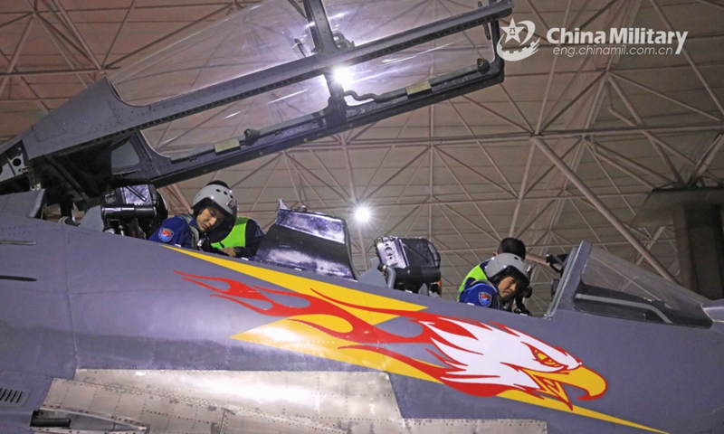 Fighter jet receives power-on inspections - Global Times