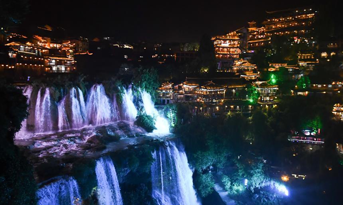Night view of Furong Town scenic spot in Hunan - Global Times