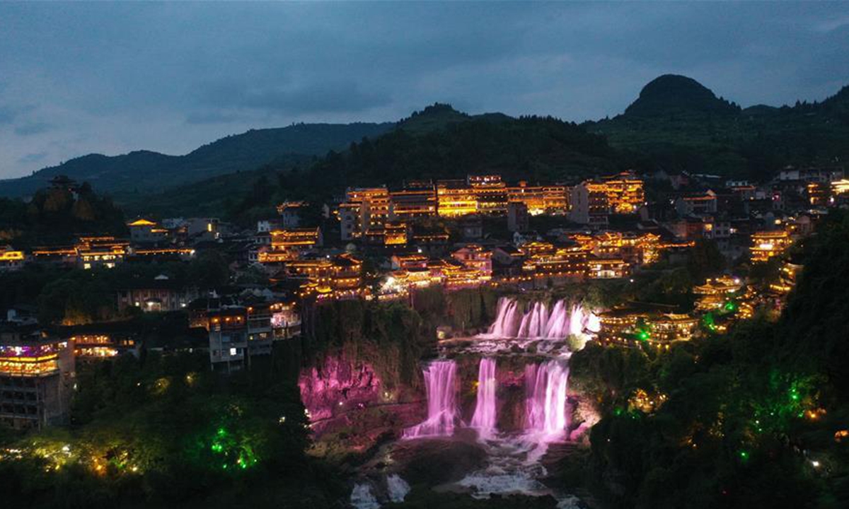 Night view of Furong Town scenic spot in Hunan - Global Times