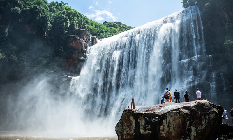 Tourists visit Chishui Waterfall in Guizhou, SW China - Global Times