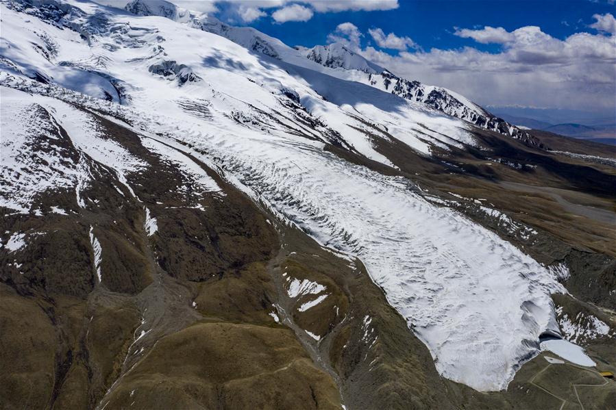 Scenery of Mount Muztagata on Pamir Plateau, NW China's Xinjiang ...