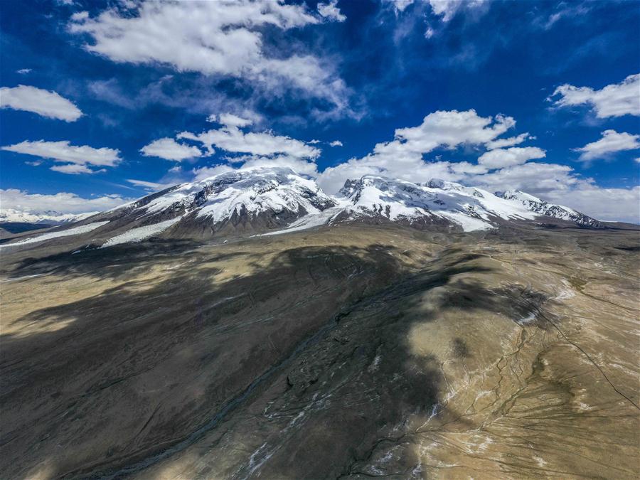 Scenery of Mount Muztagata on Pamir Plateau, NW China's Xinjiang ...