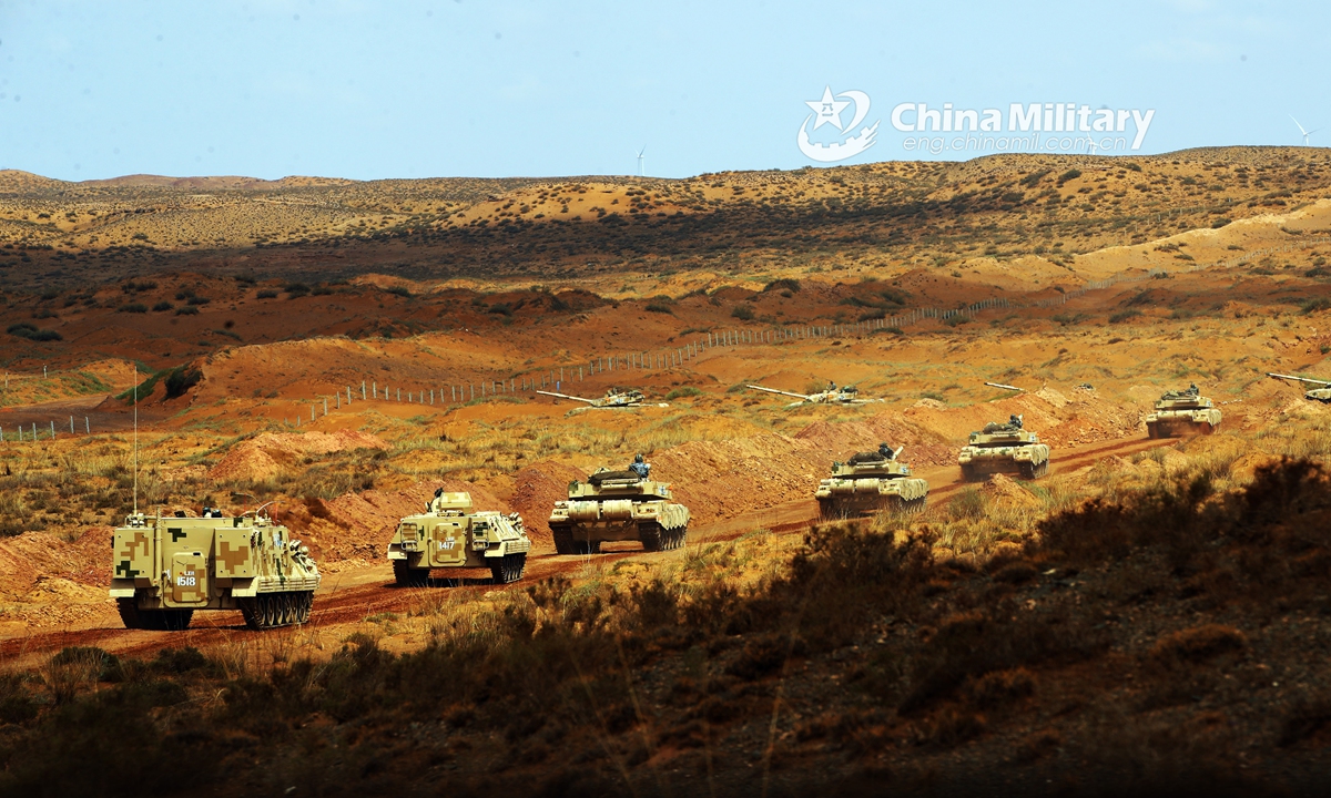 Armored elements en route to training field - Global Times