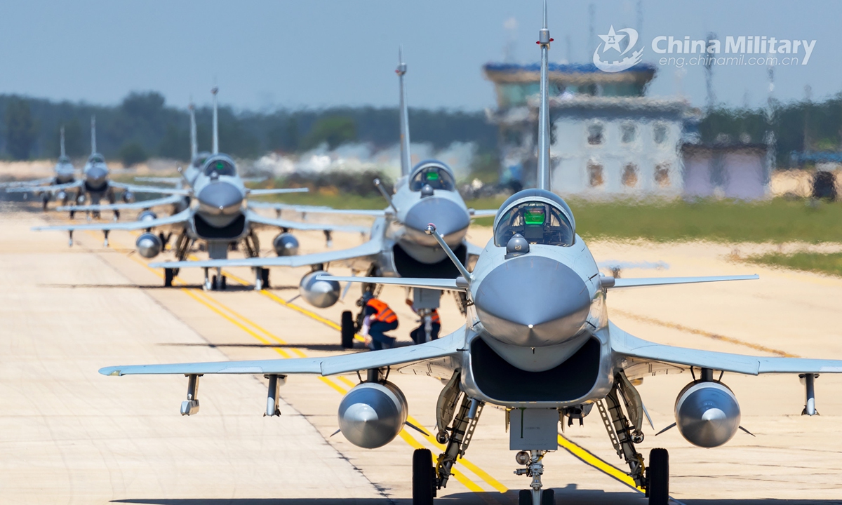 Fighter jets get ready for penetration flight - Global Times