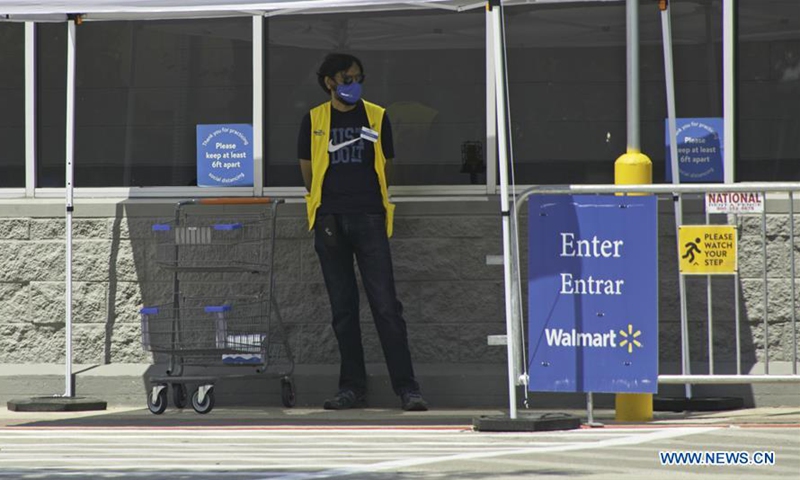 Walmart and Sam's Club shoppers in US required to wear face coverings ...