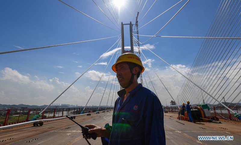 Railway bridge in south China finishes final stayed cables installation ...