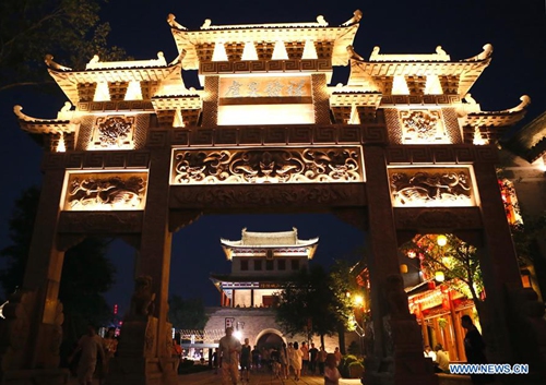 People enjoy evening tour of Jimo ancient city in Qingdao - Global Times