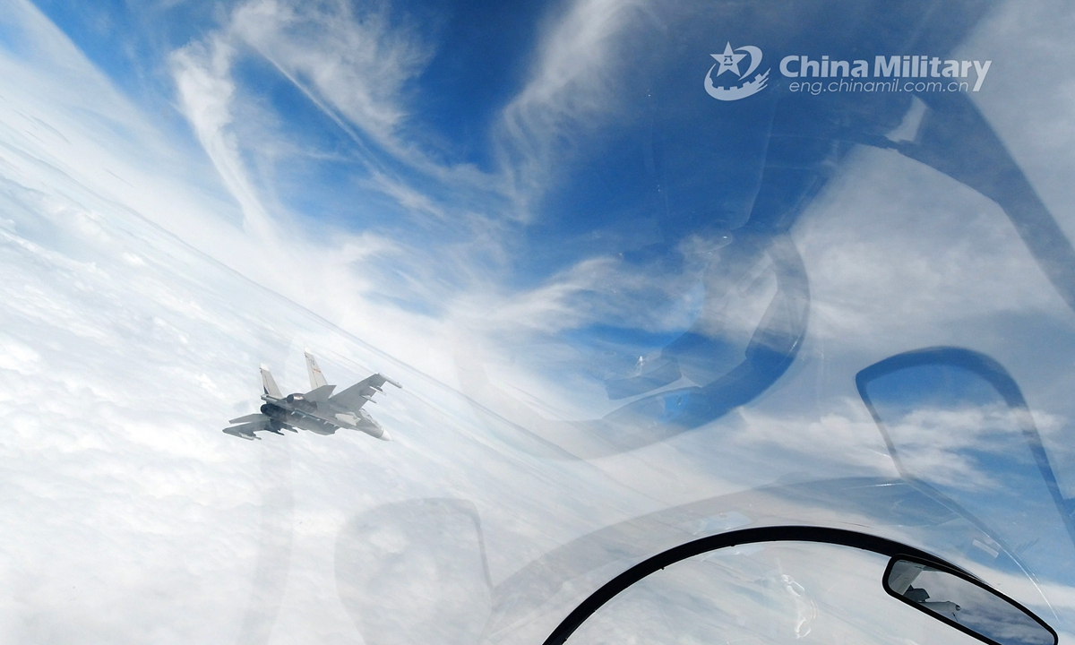 Naval fighter jets take off - Global Times