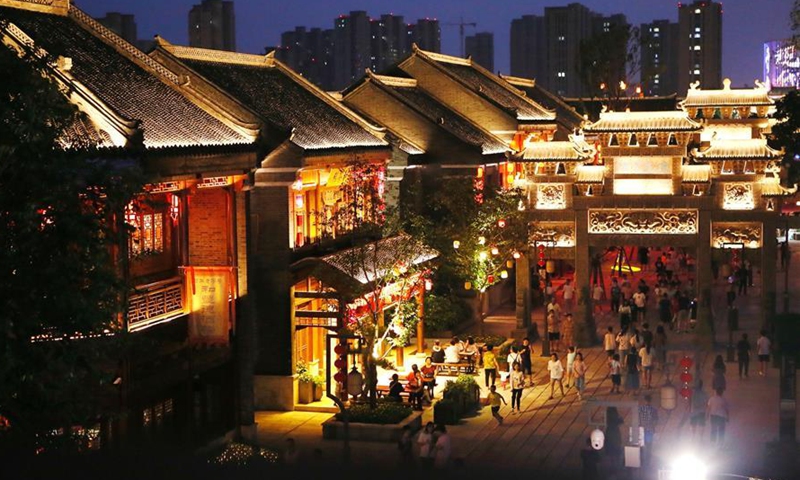 People enjoy evening tour of Jimo ancient city in Qingdao - Global Times