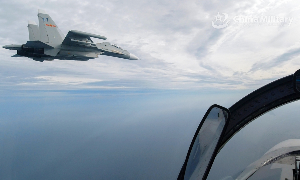 Naval fighter jets take off - Global Times