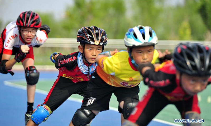 Students of roller skating team attend training in Renqiu, Hebei ...