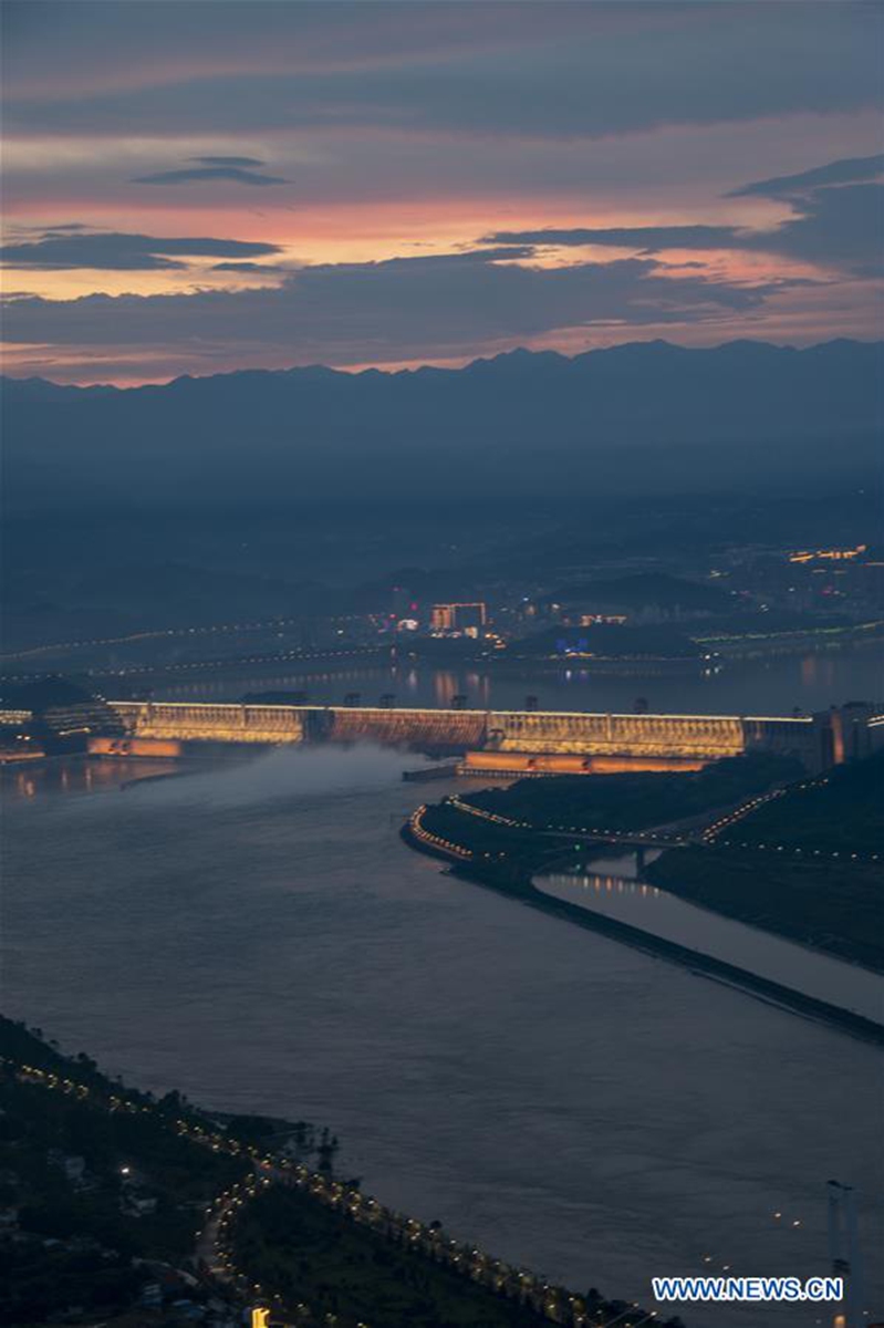 Night view of Three Gorges project - Global Times