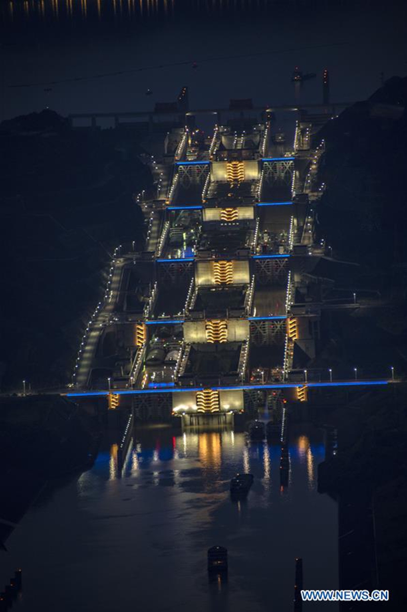 Night view of Three Gorges project - Global Times