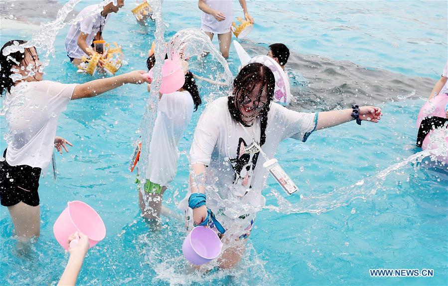 People have fun at water park in Shanghai - Global Times