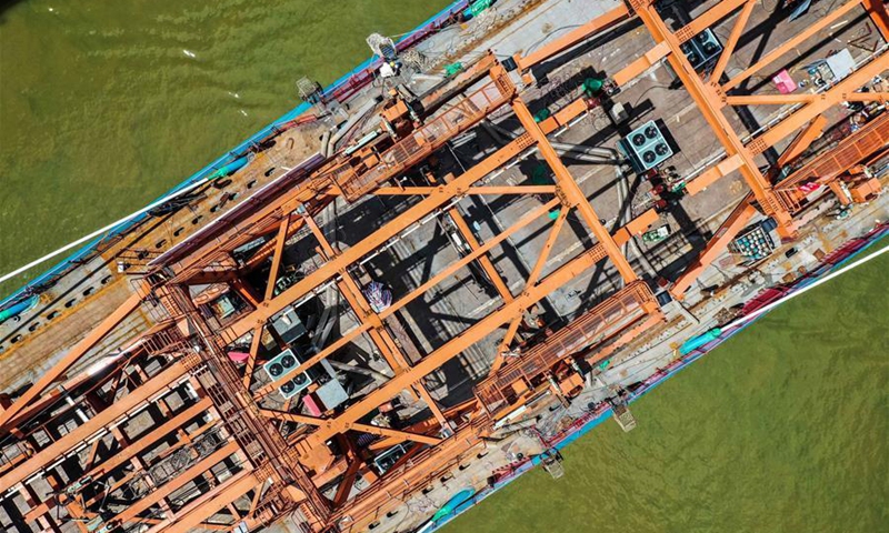 Last steel box girder installed on railway bridge over Xijiang River ...