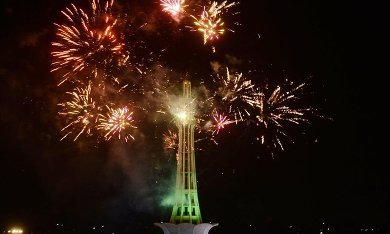 Fireworks light up sky during Independence Day celebrations in Pakistan ...
