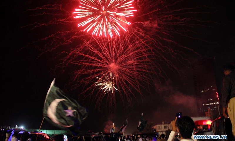 Fireworks light up sky during Independence Day celebrations in Pakistan ...