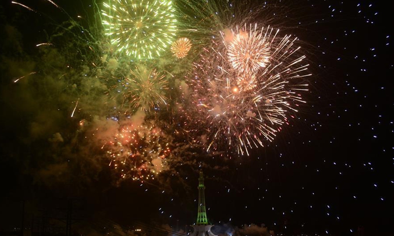 Fireworks light up sky during Independence Day celebrations in Pakistan ...