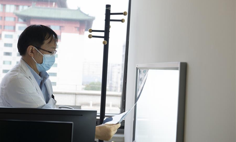 Senior doctor writes message to mark China's 3rd Medical Workers' Day ...