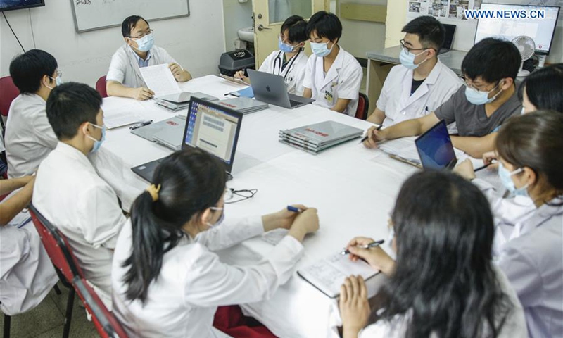Senior doctor writes message to mark China's 3rd Medical Workers' Day ...