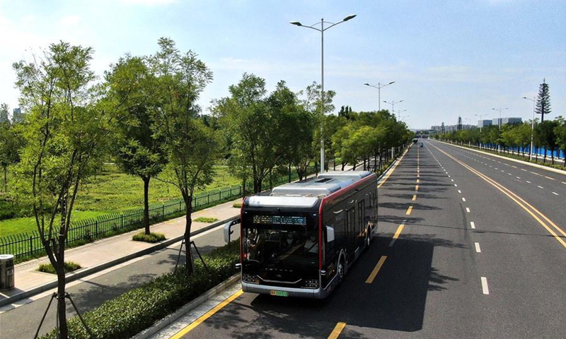 Self-driving bus of autopilot bus line 1 in Henan - Global Times
