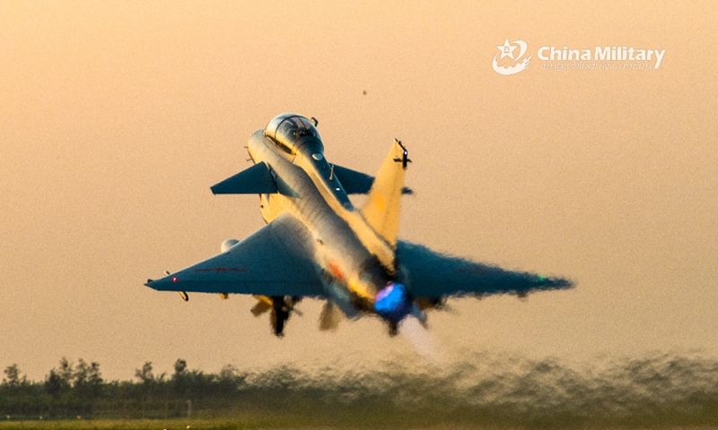 J-10 fighter jets leave for round-the-clock flight - Global Times