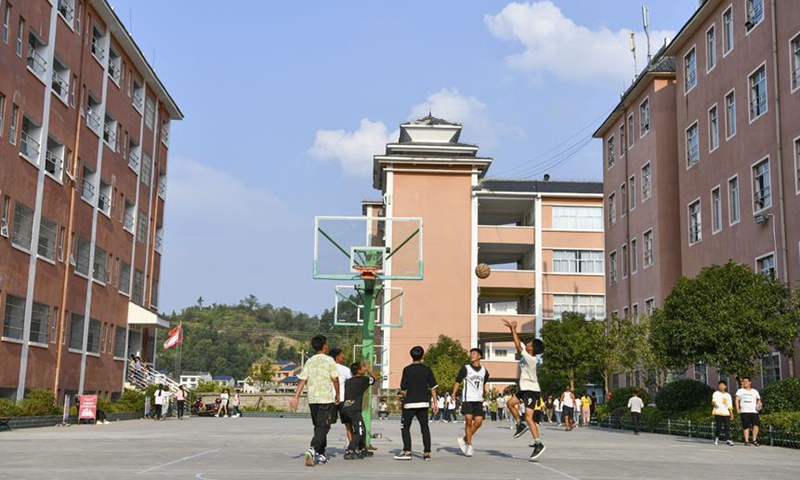 Children relocated from impoverished areas get better education in ...