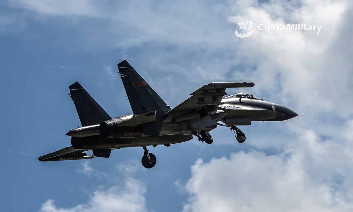 Fighter jets soar into the sky - Global Times