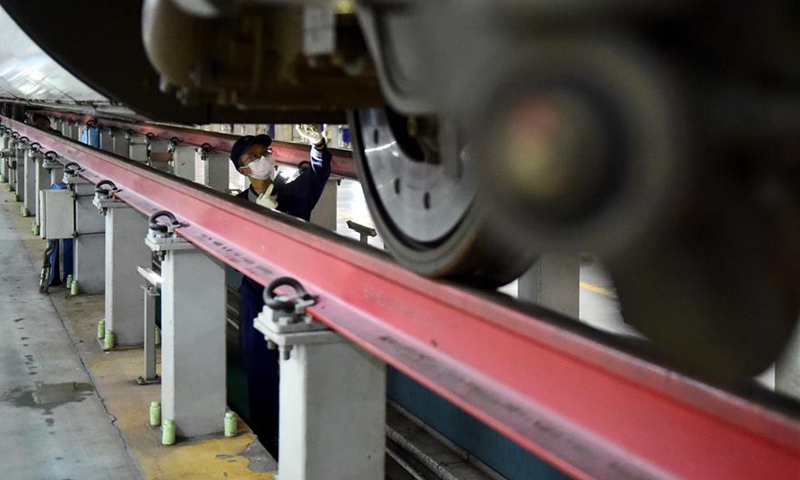Railway staff members step up maintenance of high-speed trains - Global ...