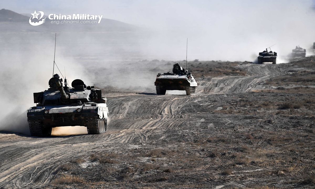 Tank group en route to training field - Global Times