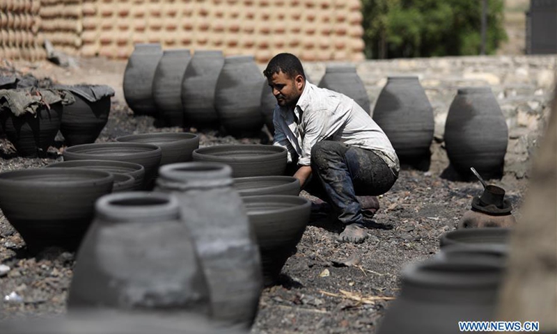 Egyptian village wins fame for adopting ancient pottery making ...